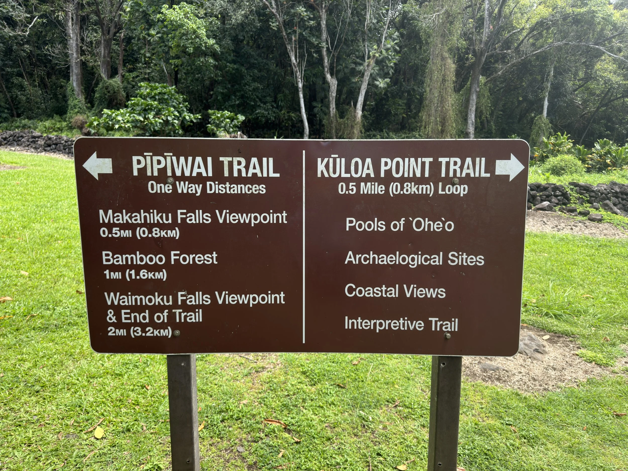 Hiking the Kūloa Point Trail (ʻOheʻo Gulch) in Haleakalā National Park ...