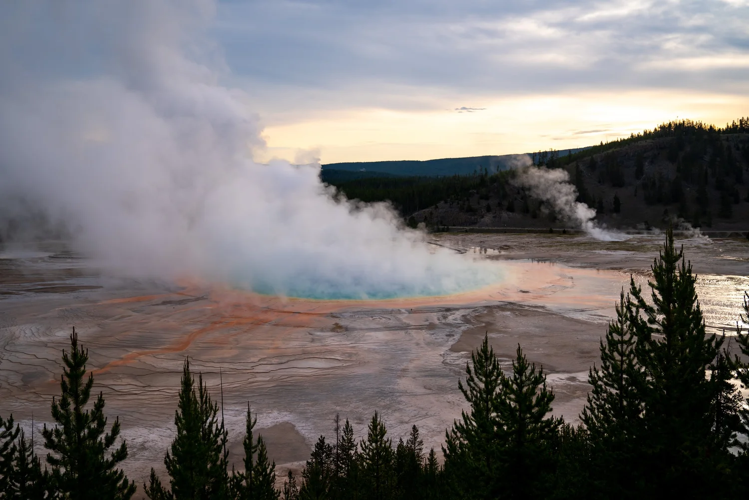 10 Best Geysers & Thermal Features in Yellowstone National Park — noahawaii