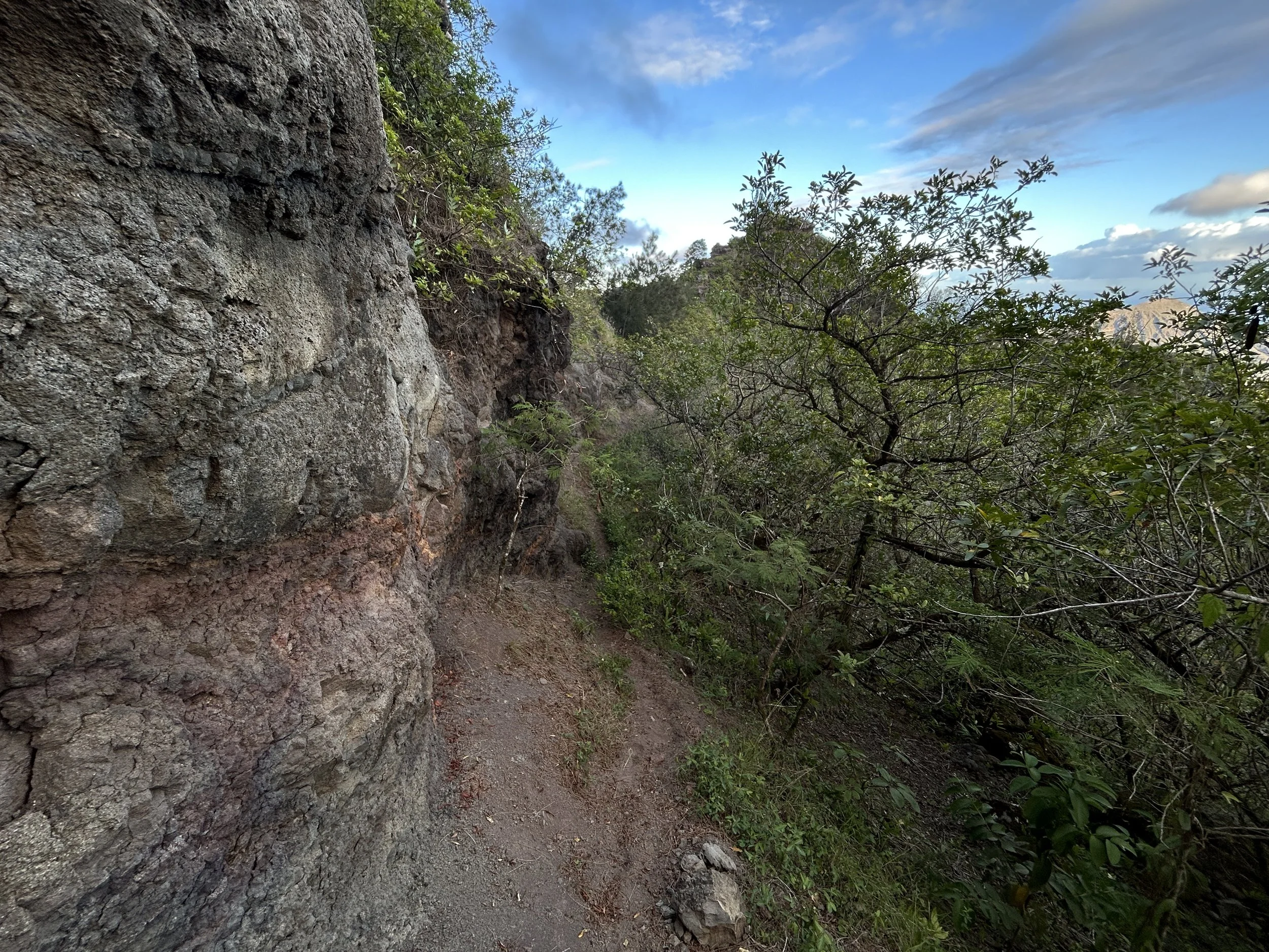 Hiking the Pyramid Rock Loop Trail on Oʻahu — noahawaii