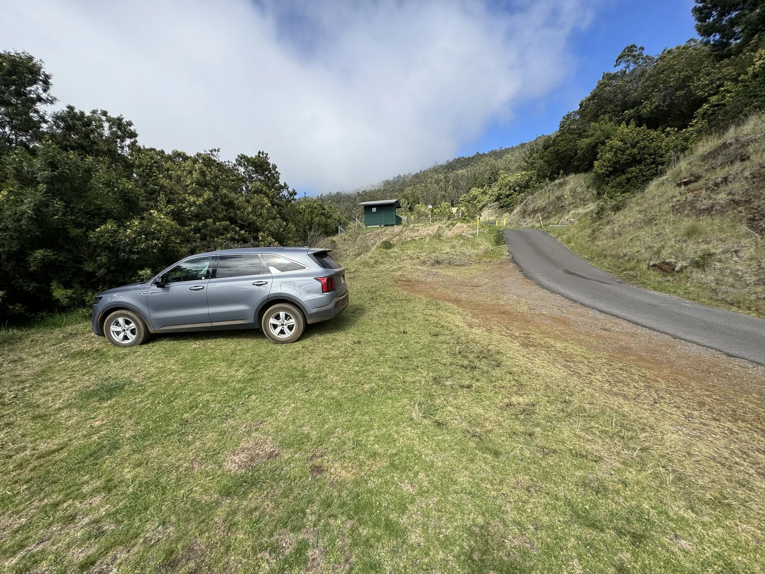 Hiking the Waiakoa Loop Trail on Maui, Hawaiʻi — noahawaii