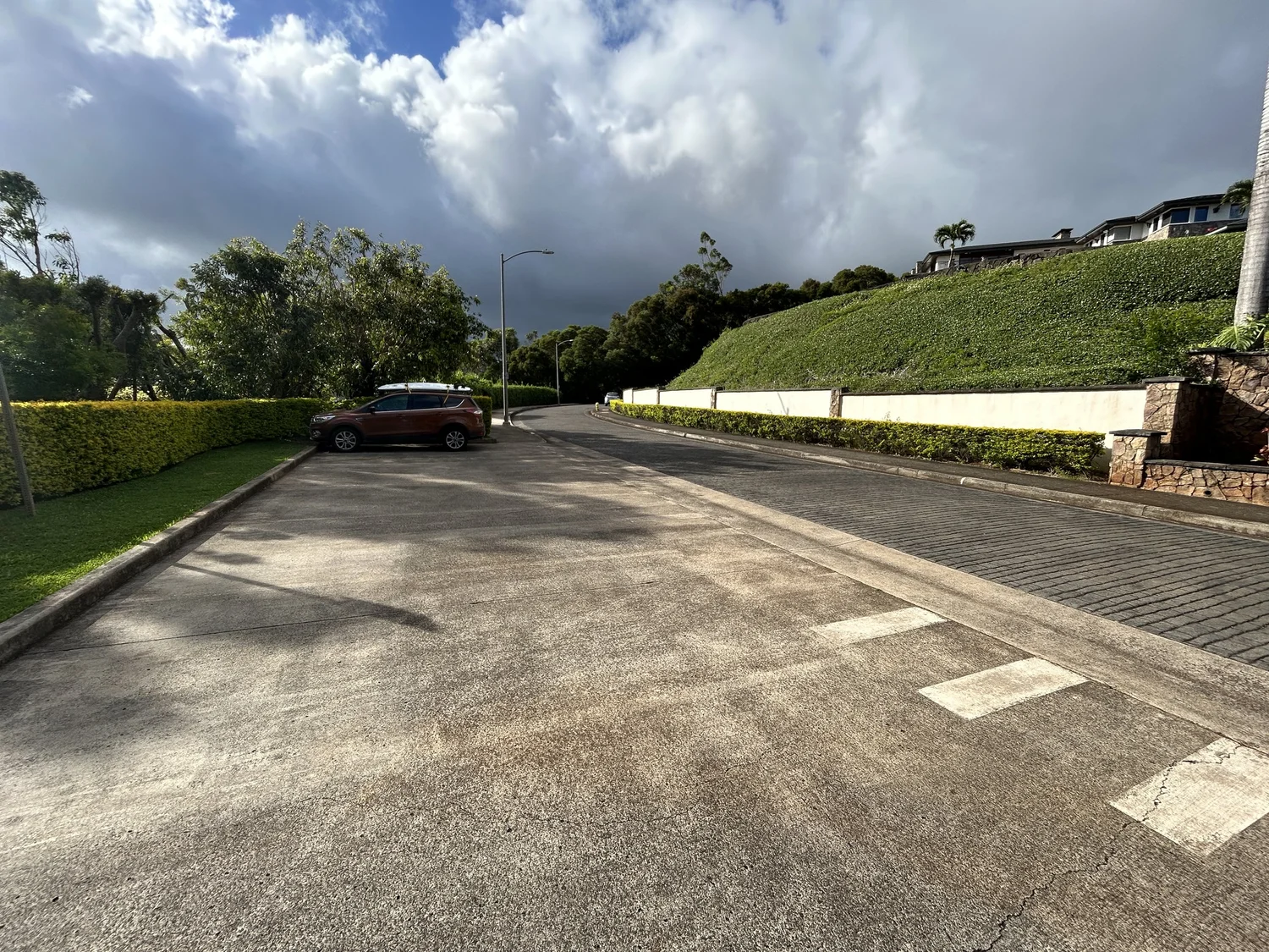 Hiking the Wiliwilinui Ridge Trail on Oʻahu, Hawaiʻi — noahawaii