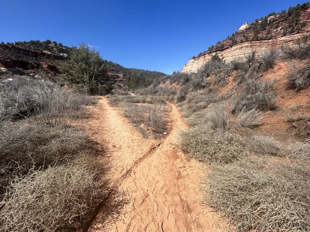 Hiking the Moqui Sand Caves Trail in Kanab, Utah — noahawaii