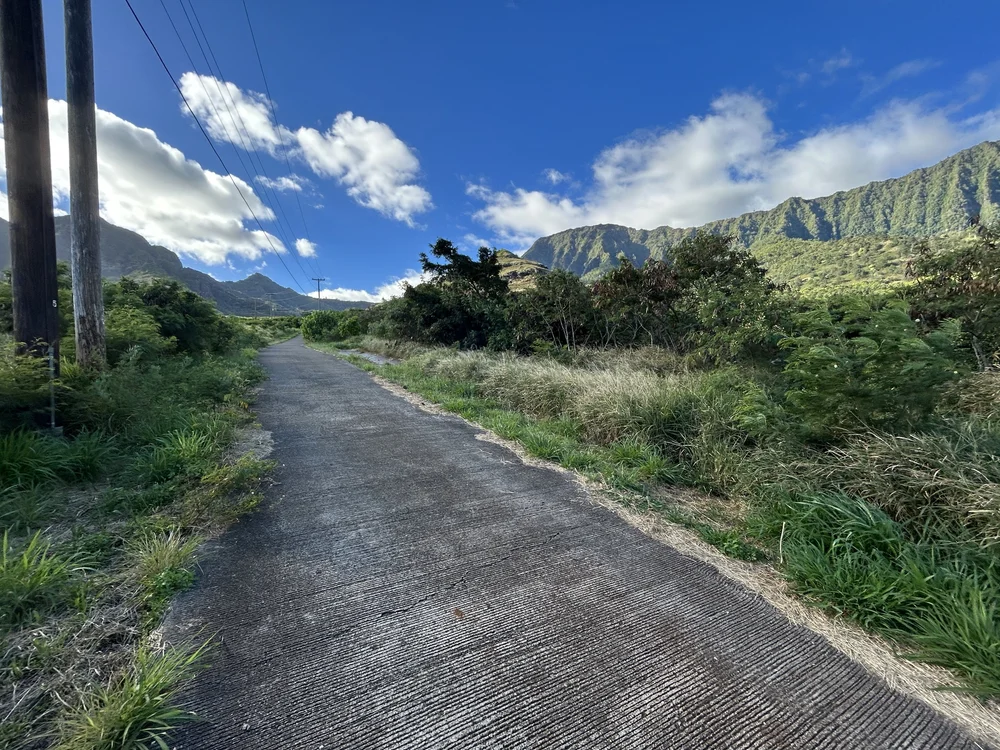 Hiking the Lualualei Lookout Trail on Oʻahu, Hawaiʻi — noahawaii