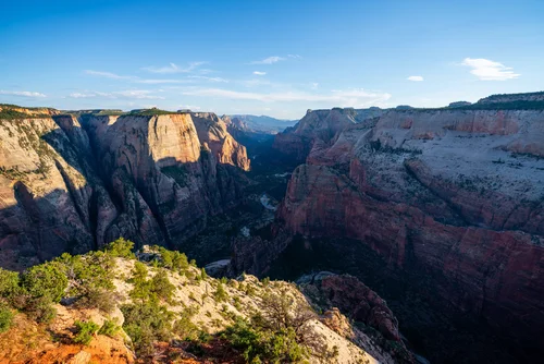 Hiking the East Mesa Trail to Observation Point in Zion National Park ...