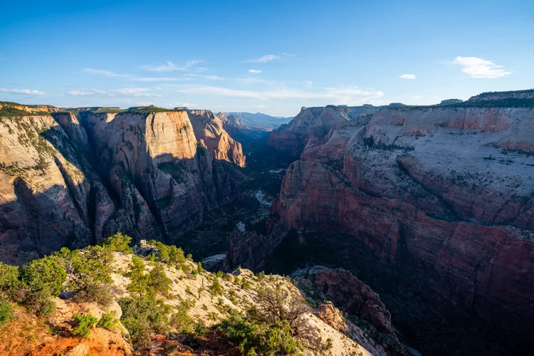Hiking the East Mesa Trail to Observation Point in Zion National Park ...