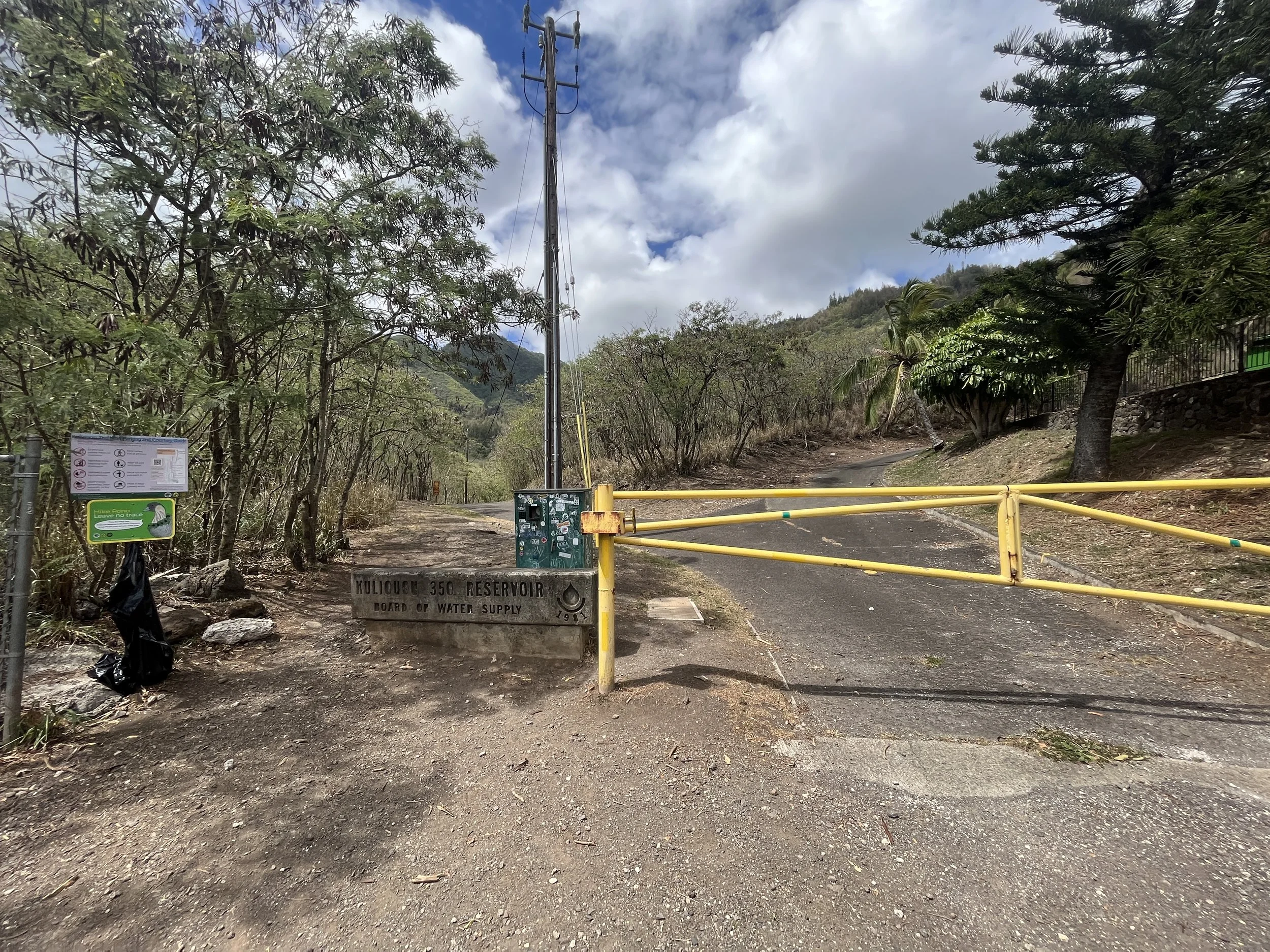 Hiking the Kuliʻouʻou Ridge Trail on Oʻahu — noahawaii