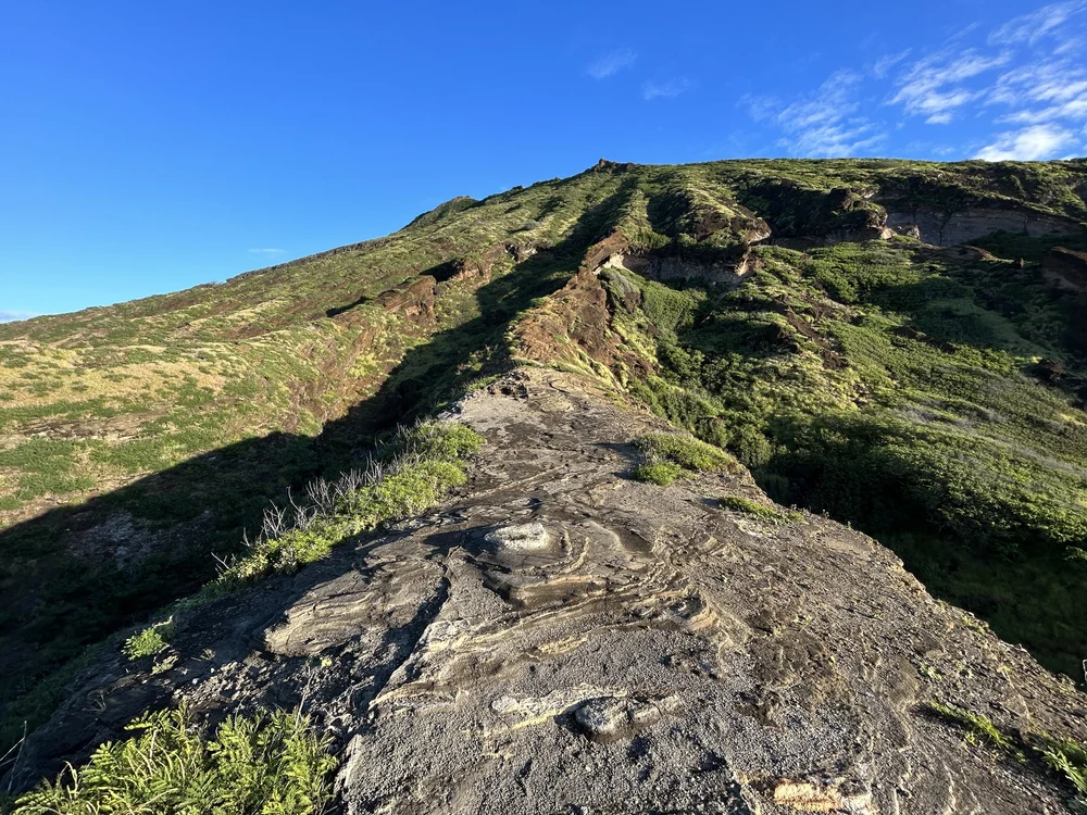 Hiking the Koko Crater Arch Trail on Oʻahu, Hawaiʻi — noahawaii
