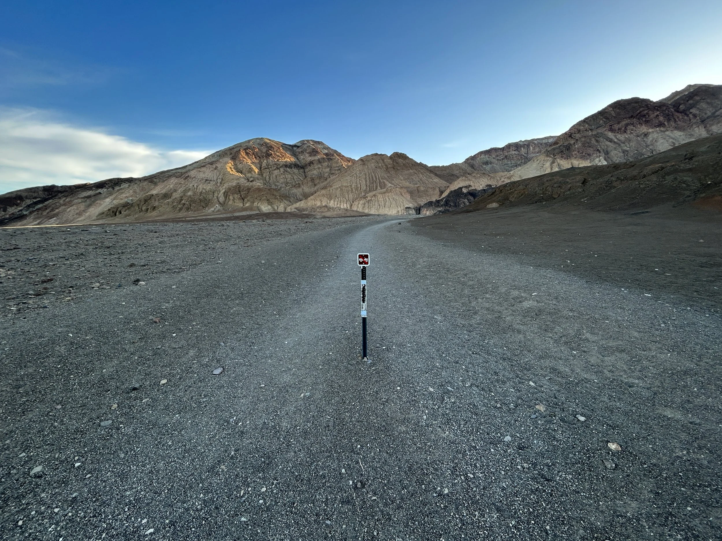 Hiking the Desolation Canyon Trail in Death Valley National Park ...