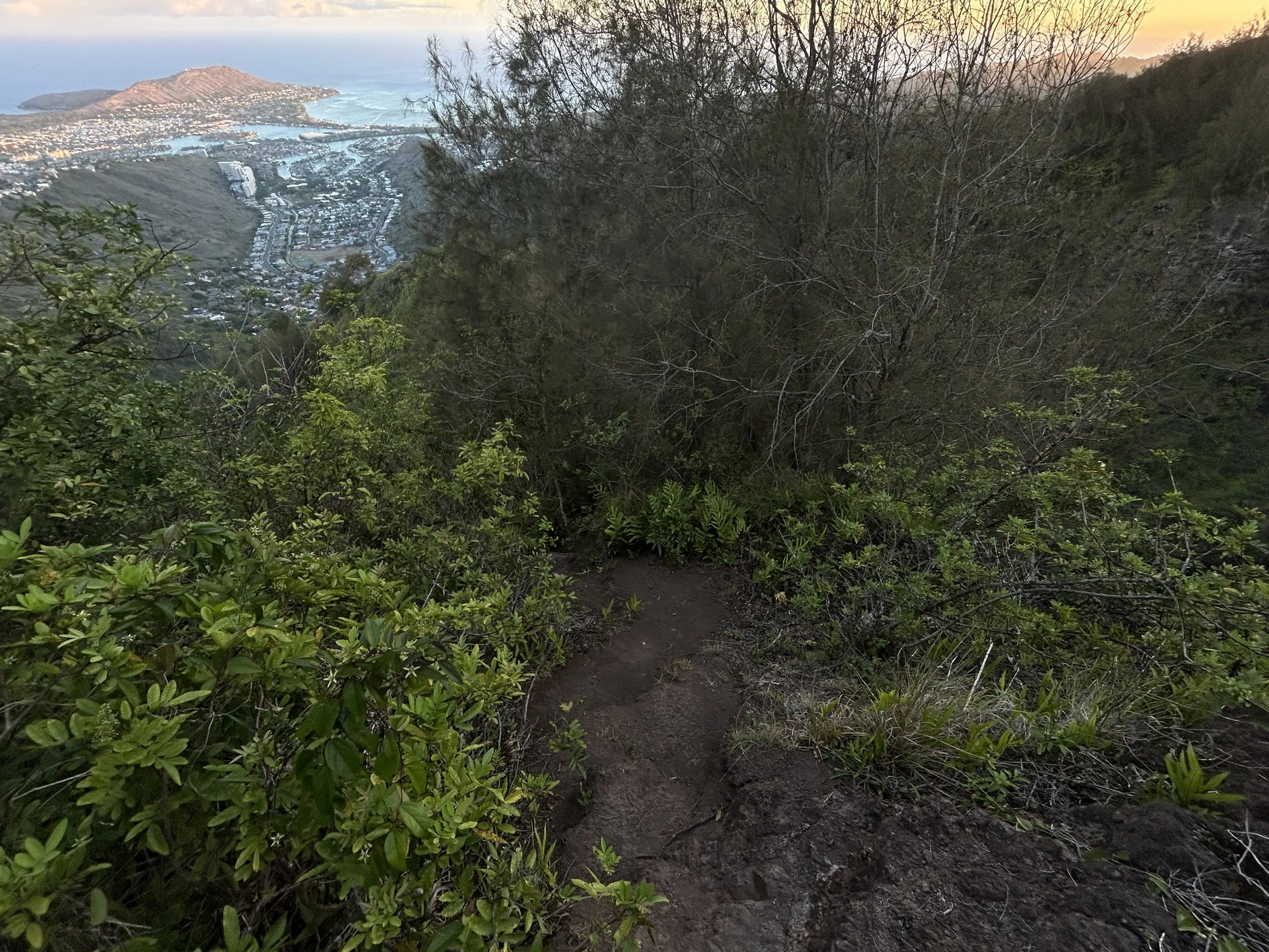 Hiking the Pyramid Rock Loop Trail on Oʻahu — noahawaii