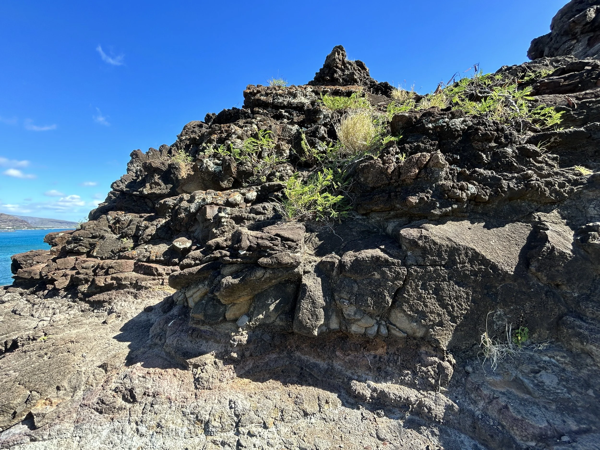 Hiking the Mauna Lahilahi Trail (Turtle Rock) on Oʻahu, Hawaiʻi — noahawaii