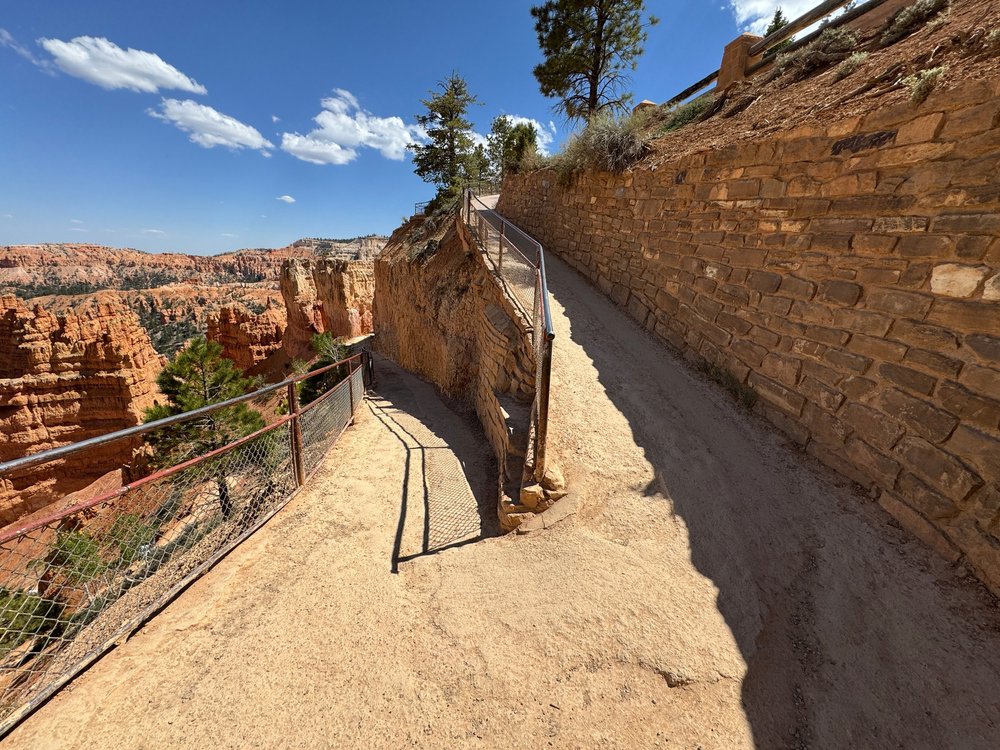 Hiking the Navajo Loop Trail in Bryce Canyon National Park — noahawaii