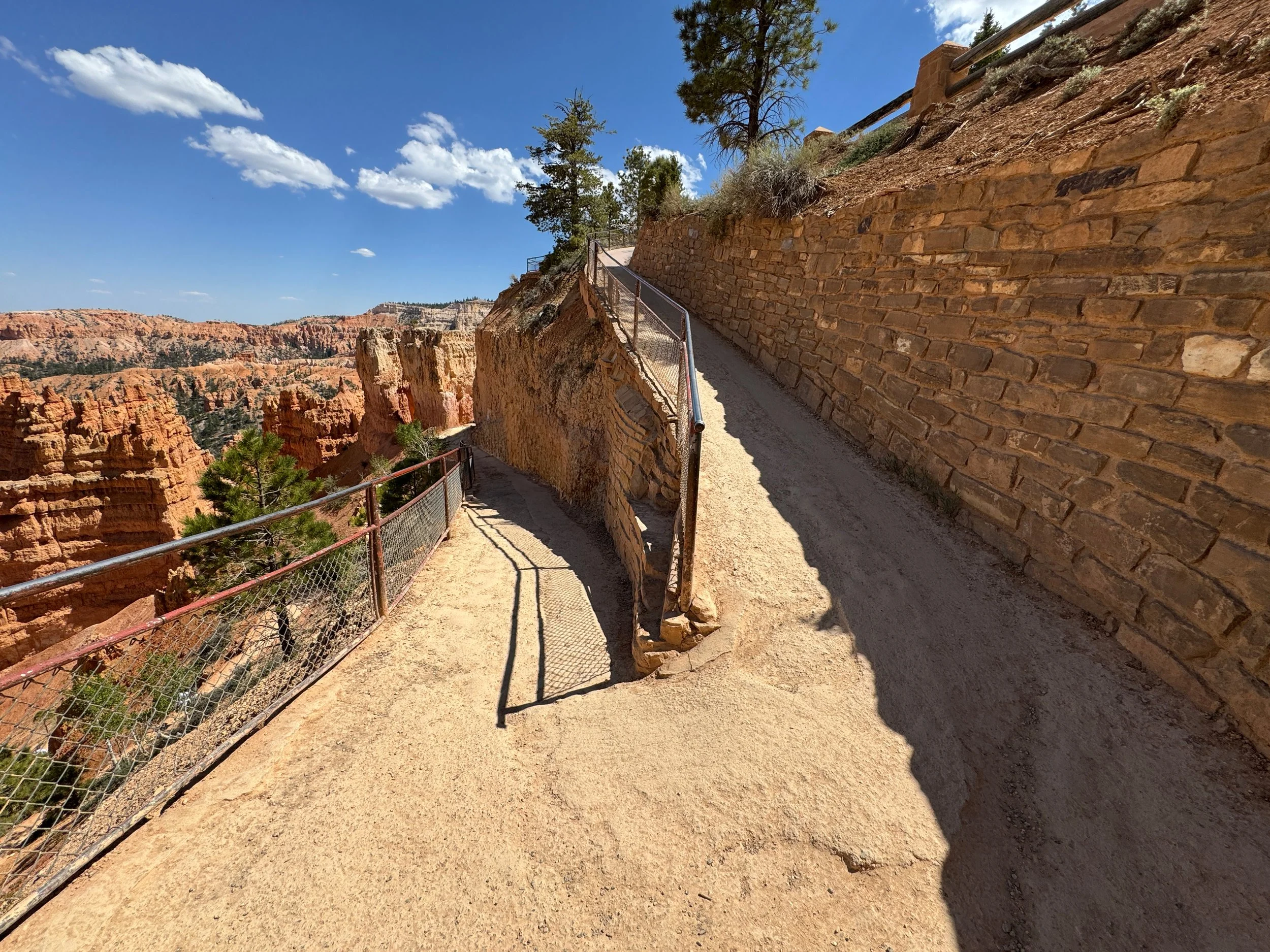 Hiking the Navajo Loop Trail in Bryce Canyon National Park — noahawaii