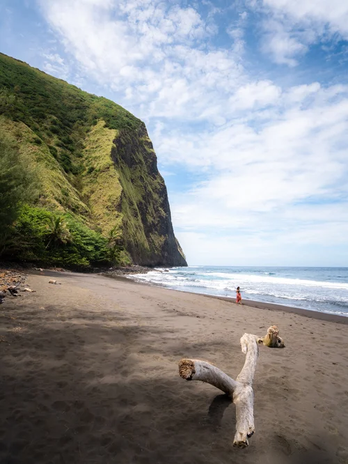 Hiking the Muliwai Trail to Waimanu Valley on the Big Island of Hawaiʻi ...