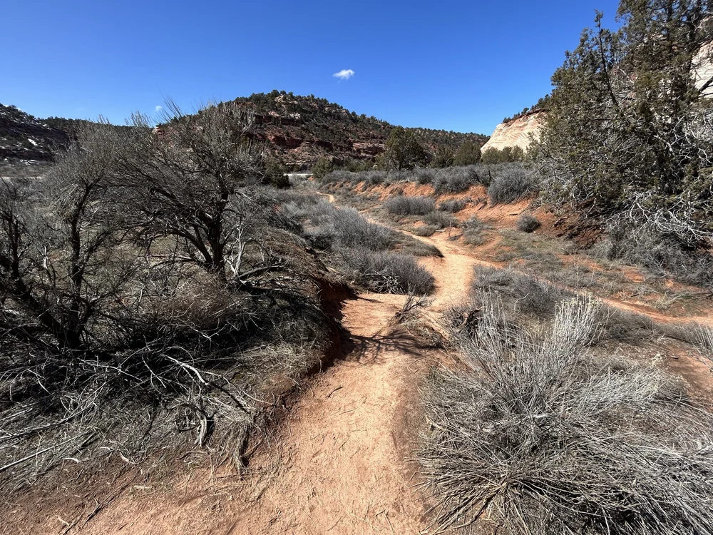 Hiking the Moqui Sand Caves Trail in Kanab, Utah — noahawaii