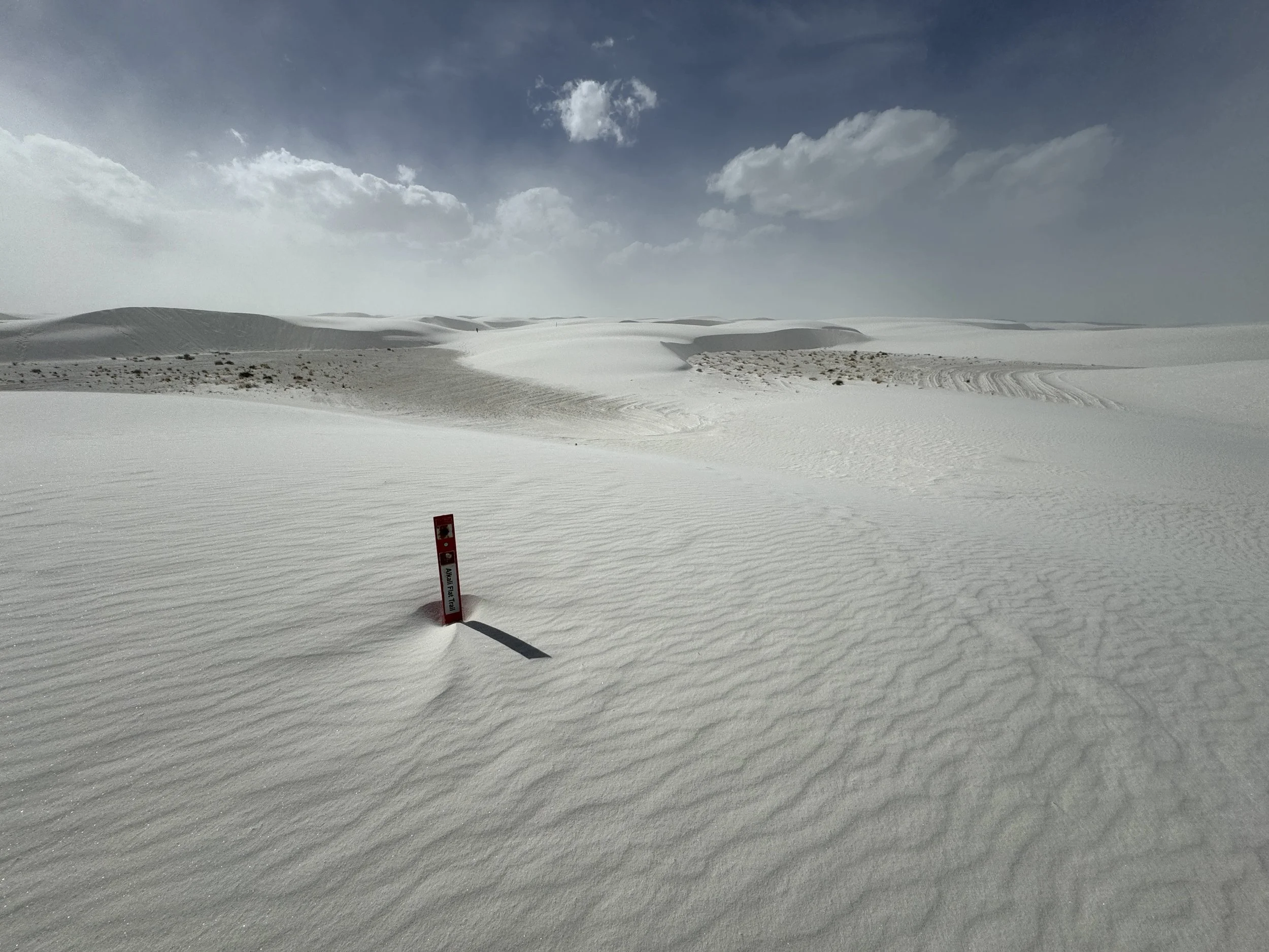 Hiking the Alkali Flat Trail in White Sands National Park — noahawaii