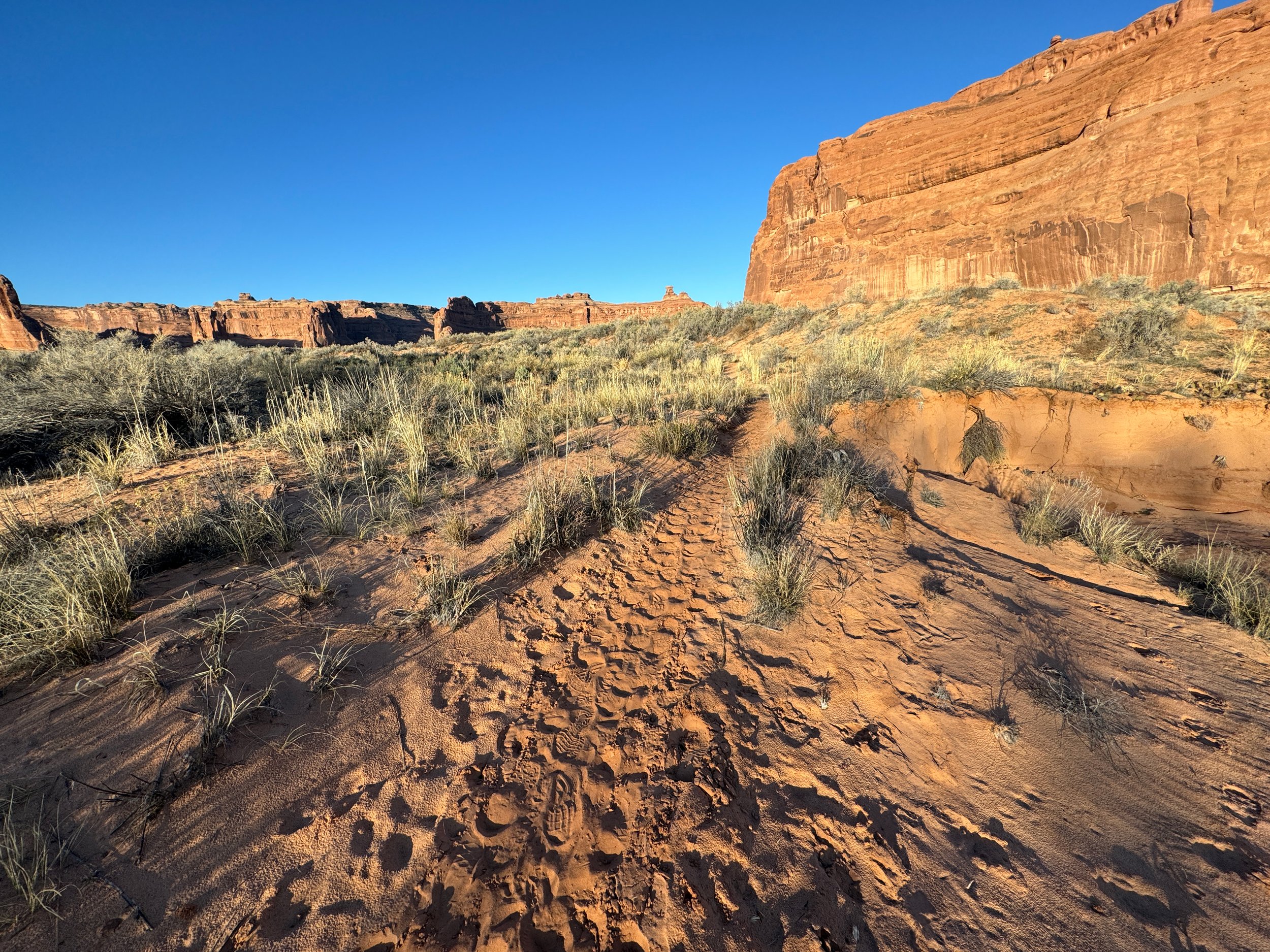 Hiking the Ring Arch Trail in Arches National Park — noahawaii
