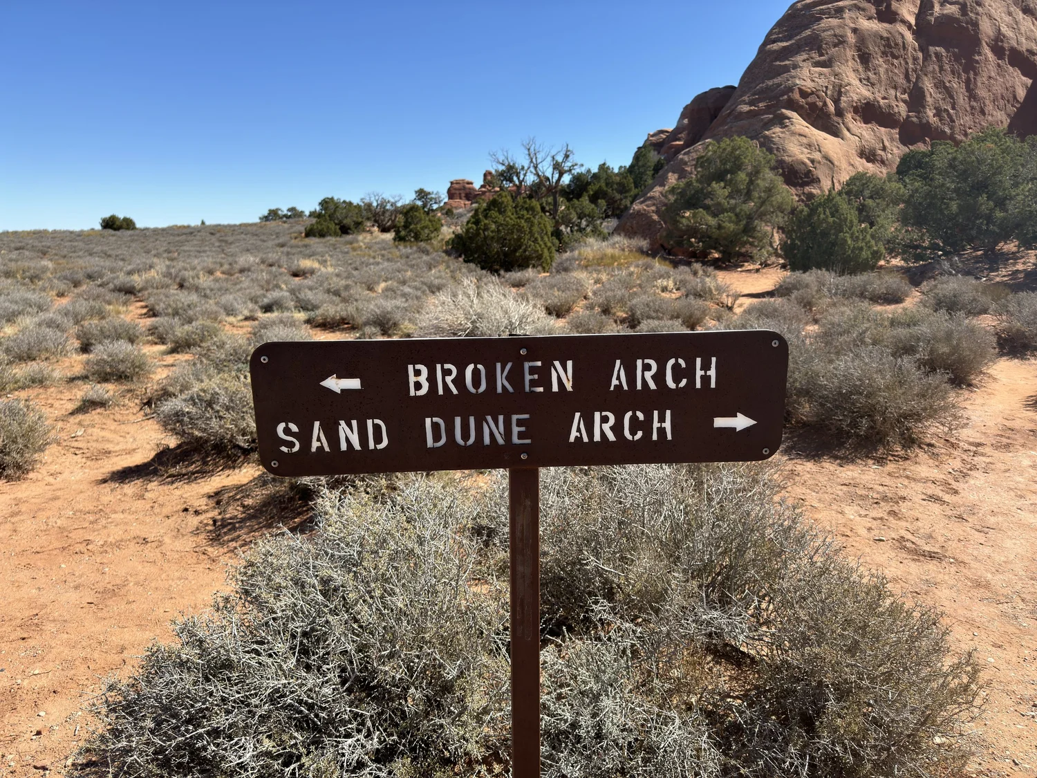 Hiking the Sand Dune Arch Trail in Arches National Park — noahawaii