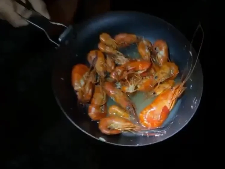 Hiking the Muliwai Trail to Waimanu Valley on the Big Island of Hawaiʻi ...