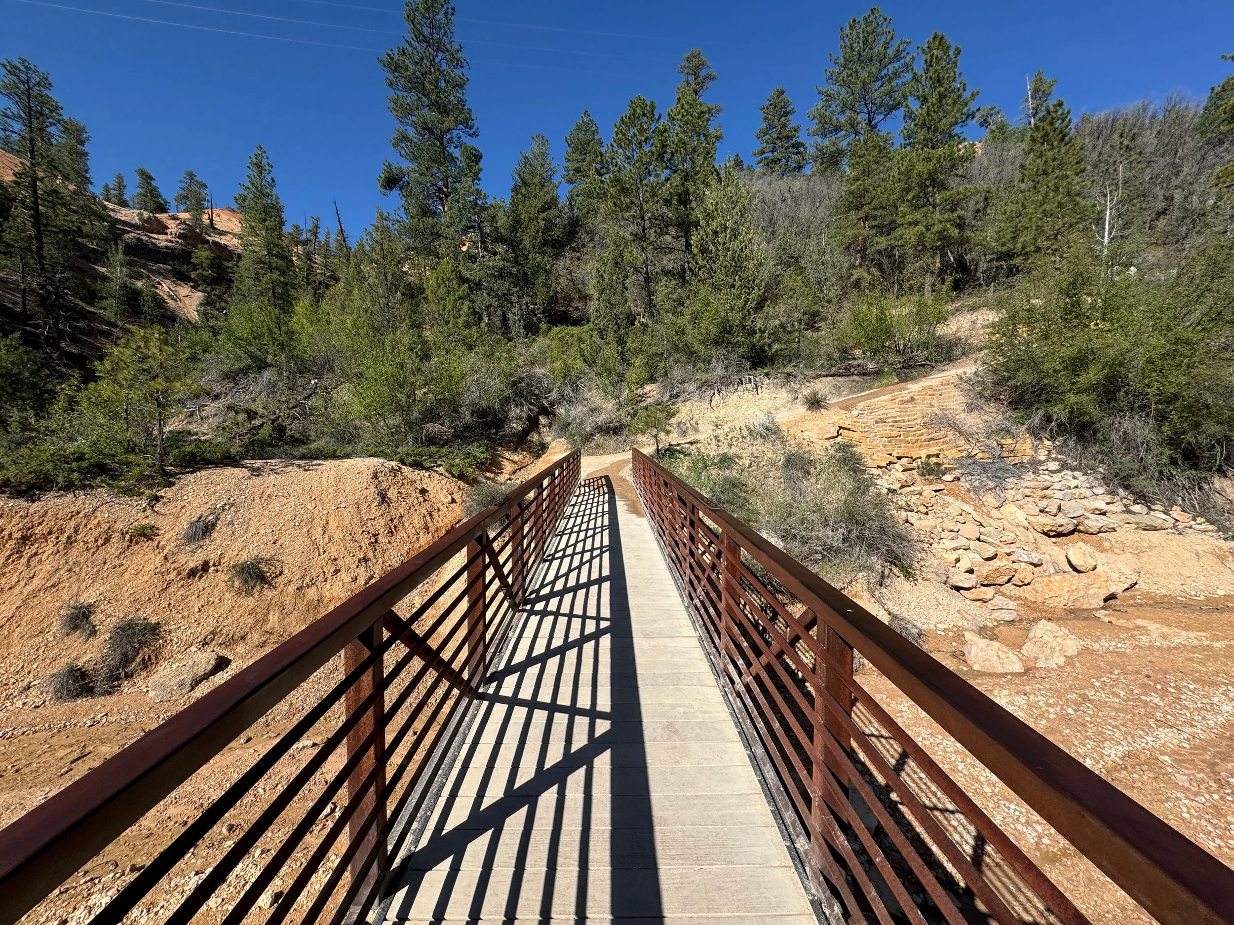 Hiking the Mossy Cave Trail in Bryce Canyon National Park — noahawaii