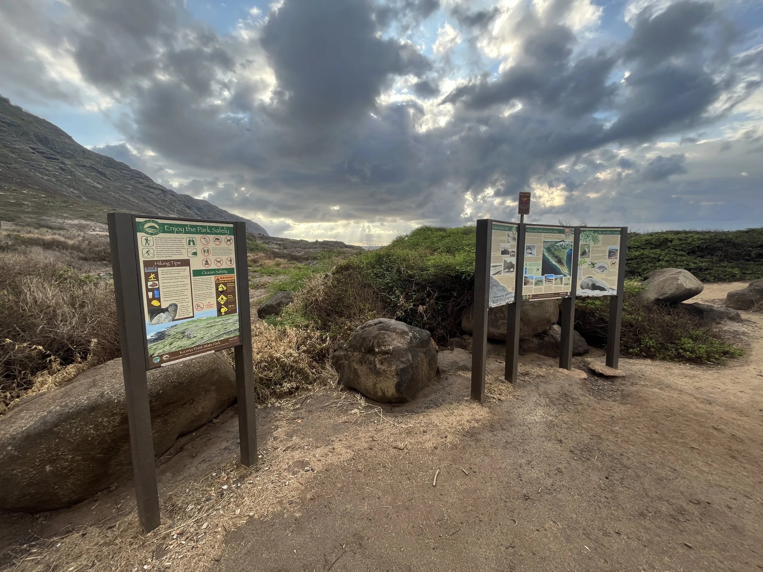 Hiking the Kaʻena Point Trail & Pillbox on the North Shore of Oʻahu ...