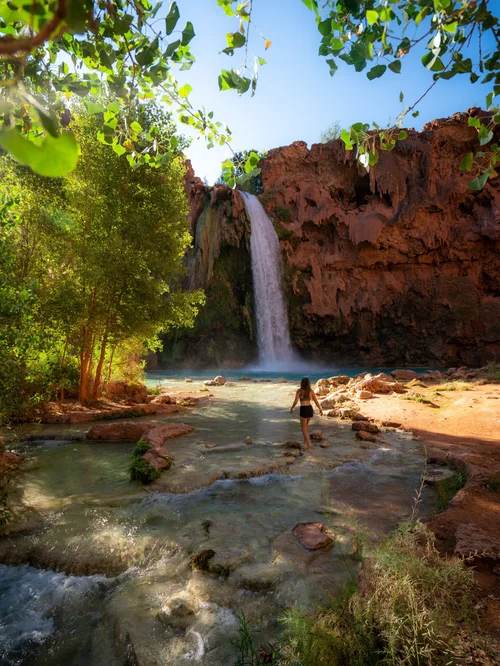 Hiking the Havasupai Trail to Havasu Falls, Mooney Falls, Beaver Falls ...
