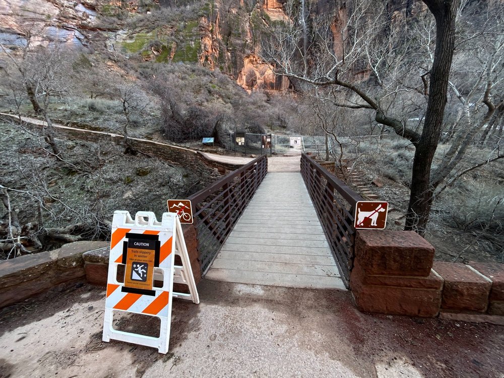 Hiking the Weeping Rock Trail in Zion National Park — noahawaii