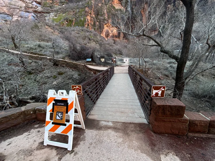 Hiking the Weeping Rock Trail in Zion National Park — noahawaii