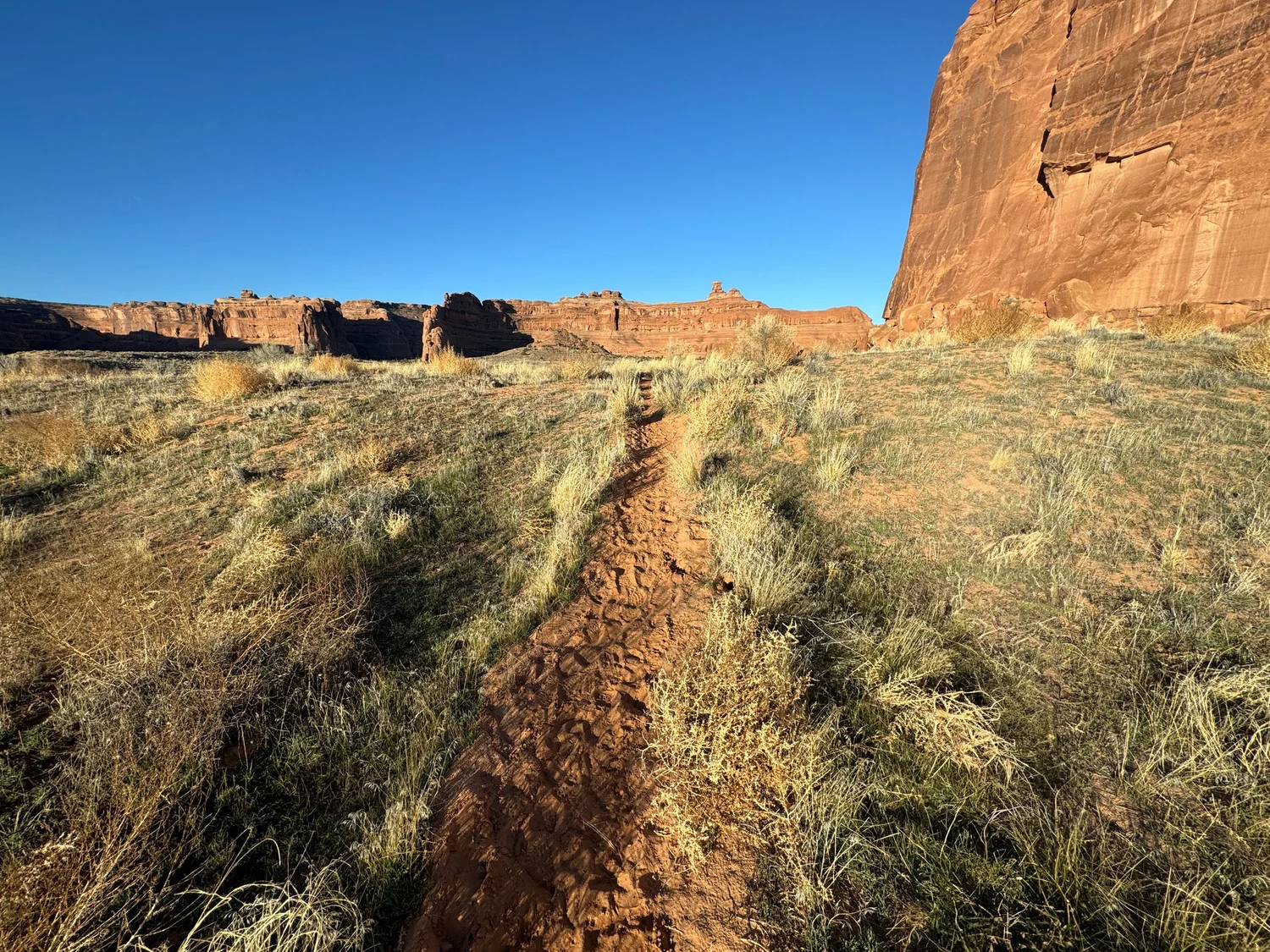 Hiking the Ring Arch Trail in Arches National Park — noahawaii