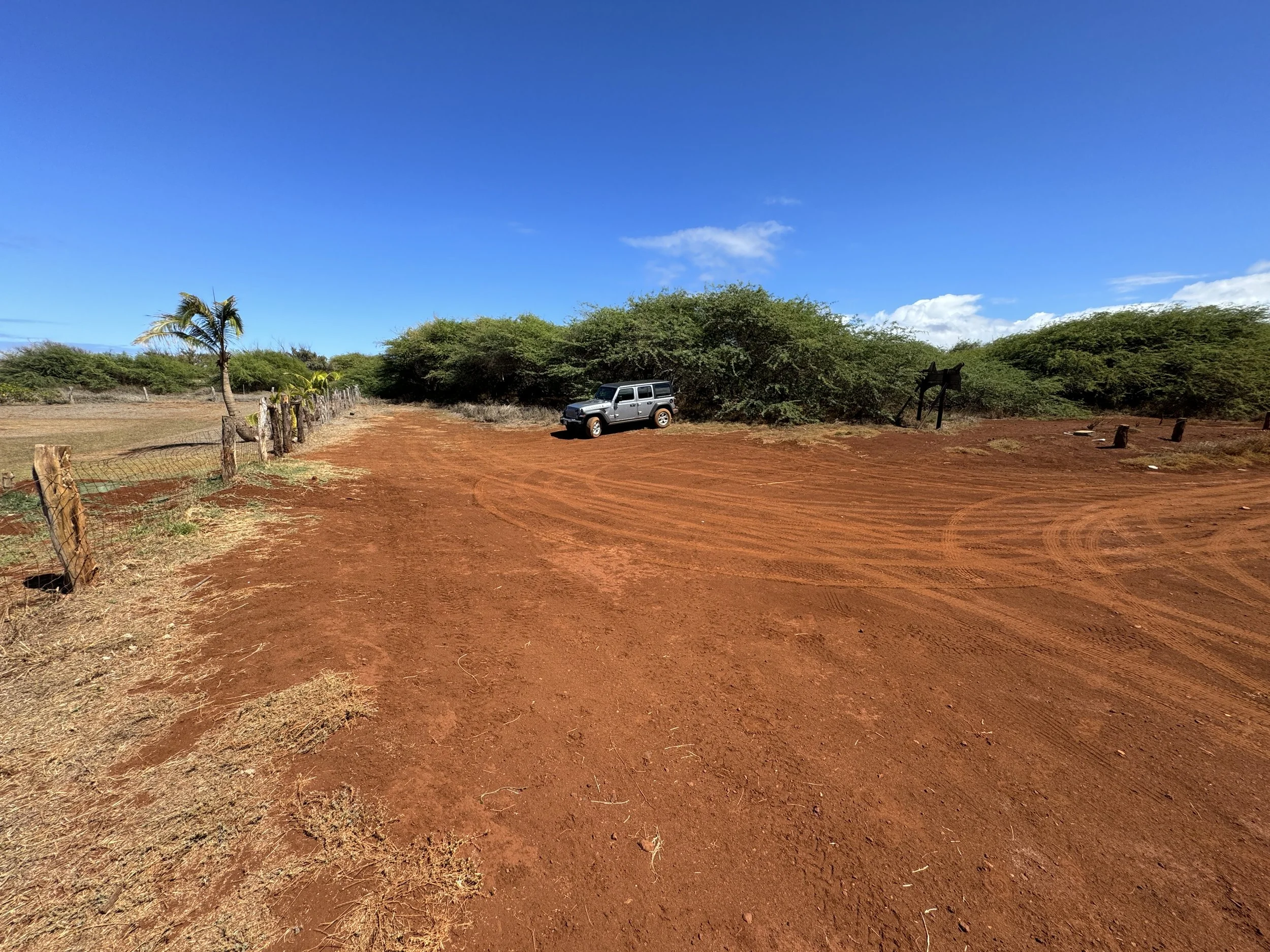 Hiking the Moʻomomi Sand Dunes Trail to Kalani Beach on Molokai ...