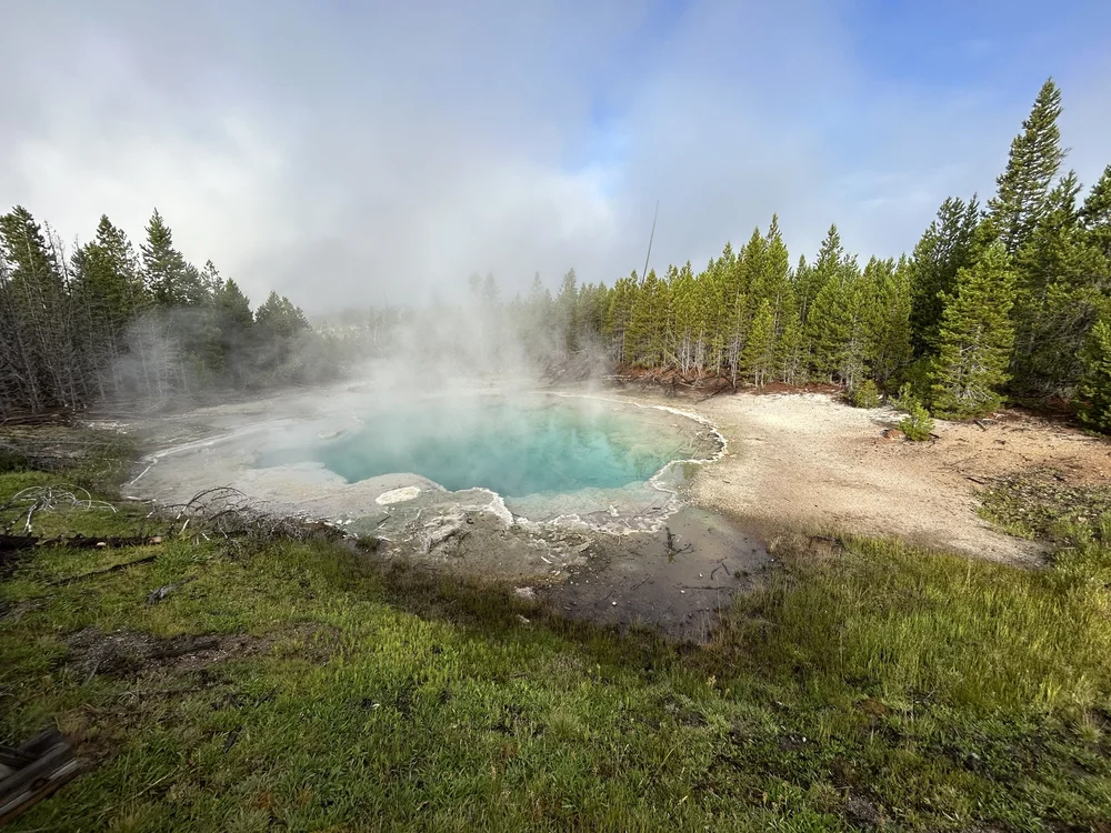 Hiking the Norris Geyser Basin Trail in Yellowstone National Park ...
