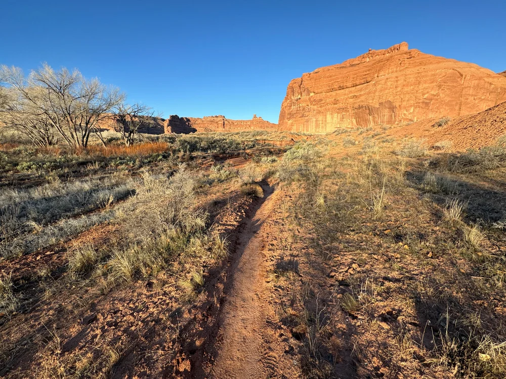 Hiking the Ring Arch Trail in Arches National Park — noahawaii