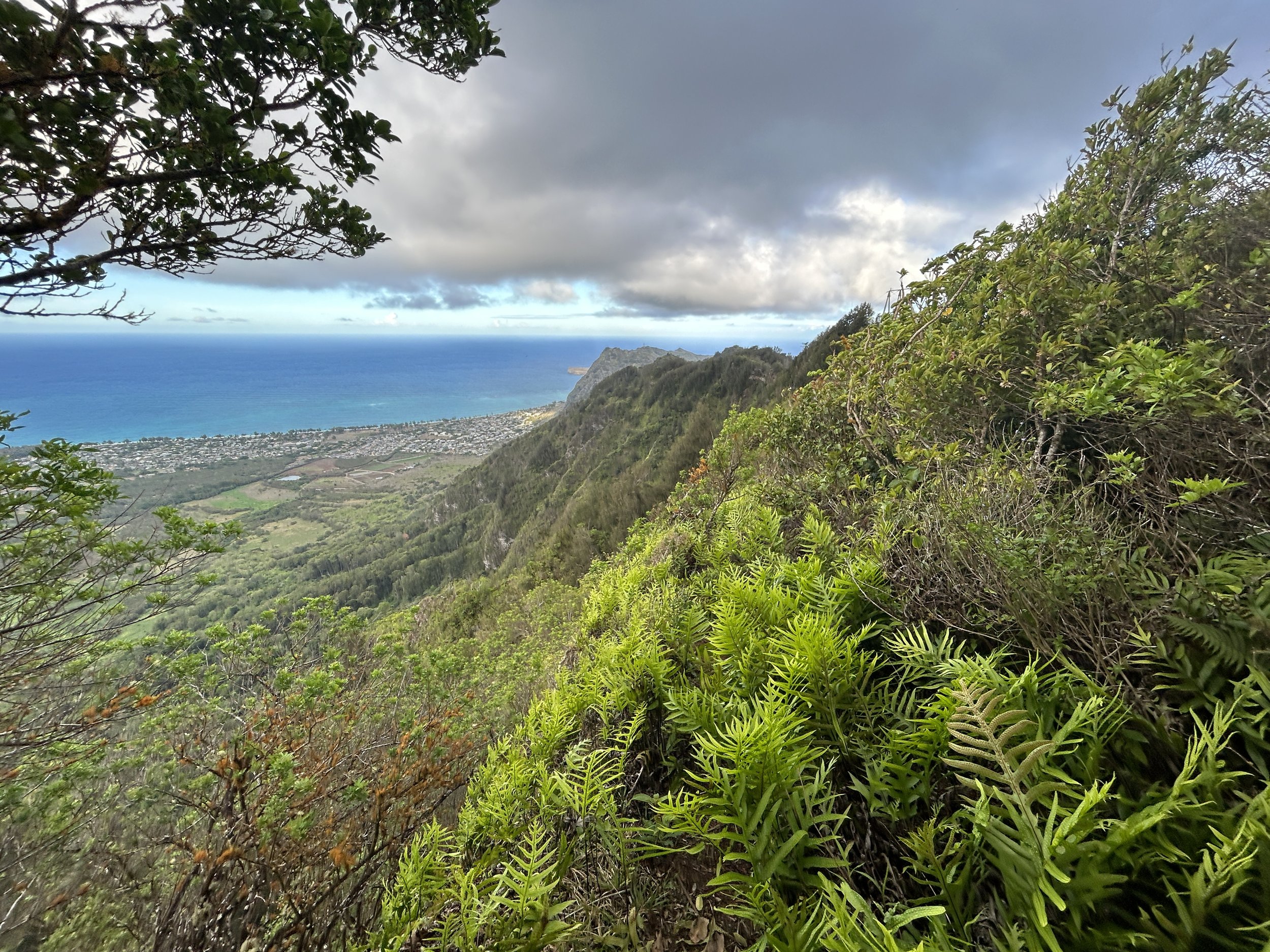 Hiking the Pyramid Rock Loop Trail on Oʻahu — noahawaii