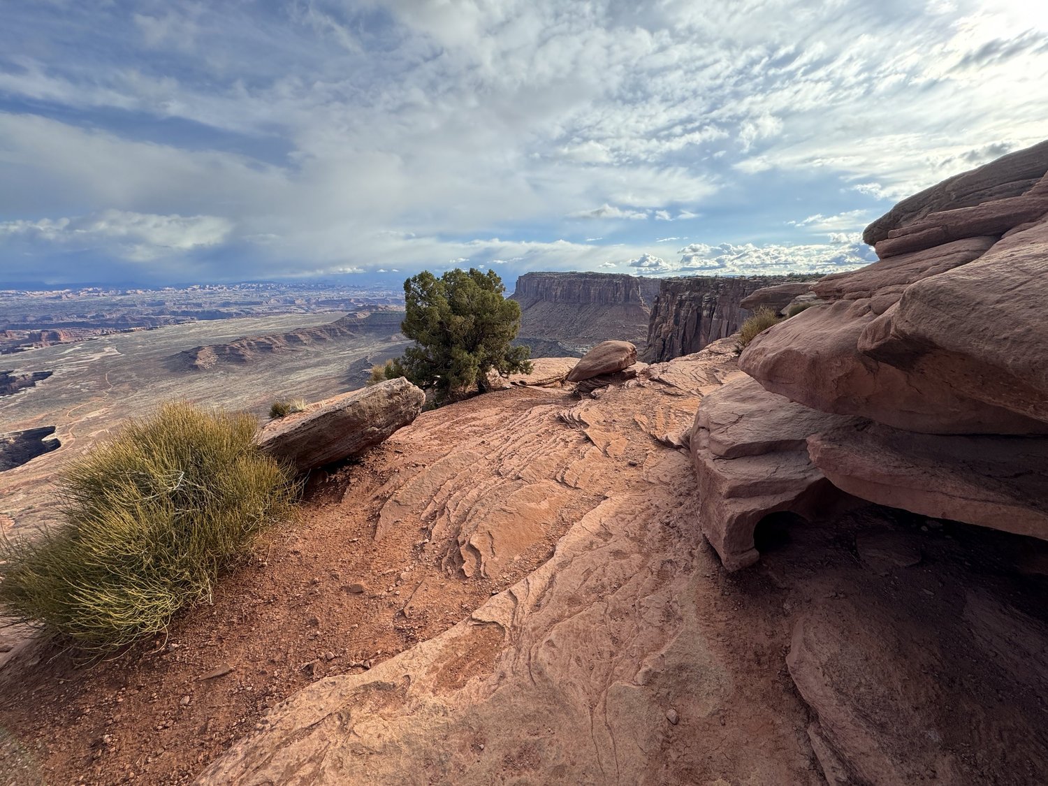 Hiking the Grand View Point Trail in Canyonlands National Park — noahawaii