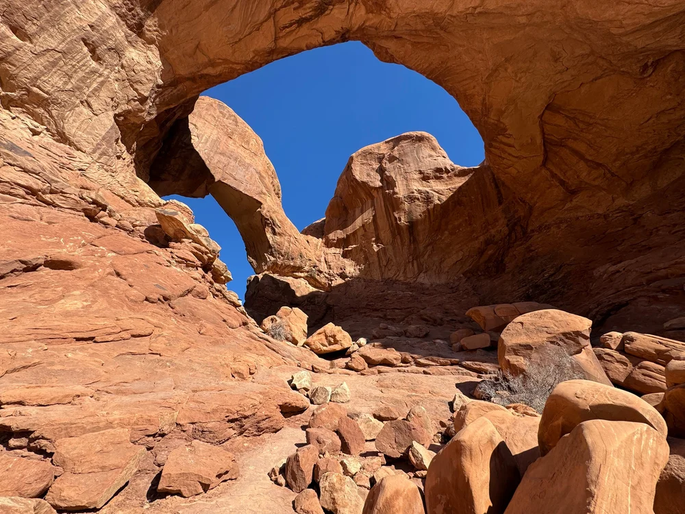 Hiking the Double Arch Trail in Arches National Park — noahawaii
