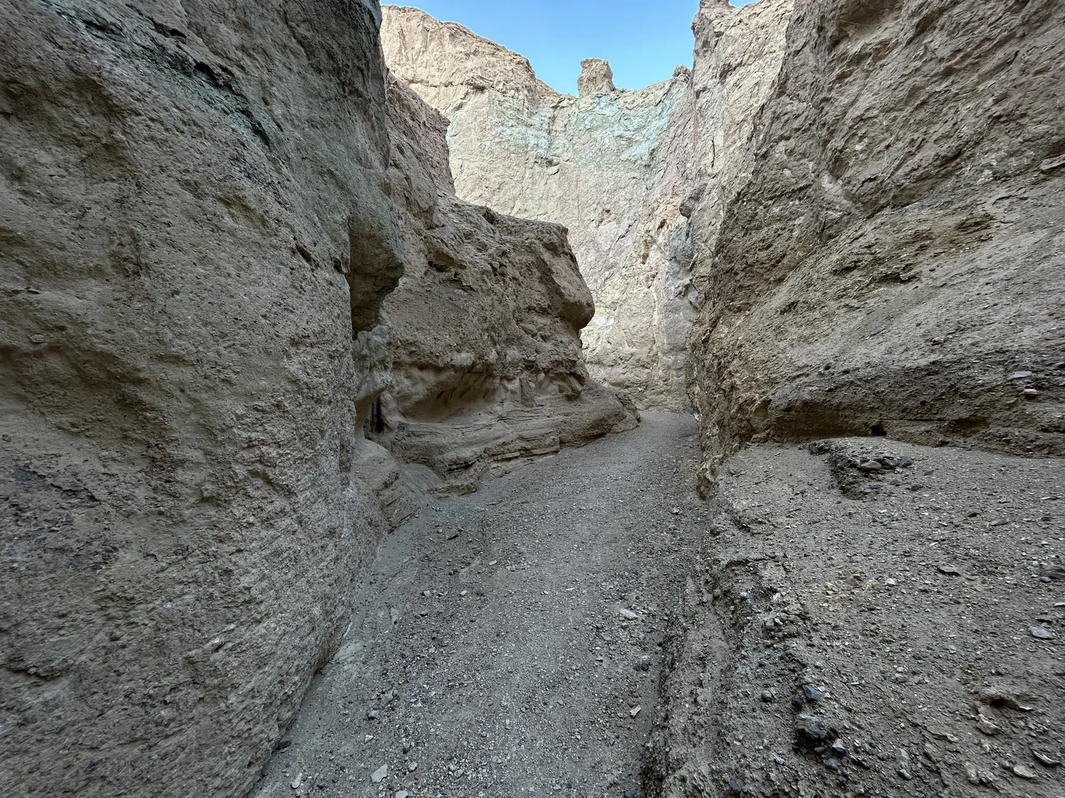 Hiking the Desolation Canyon Trail in Death Valley National Park ...