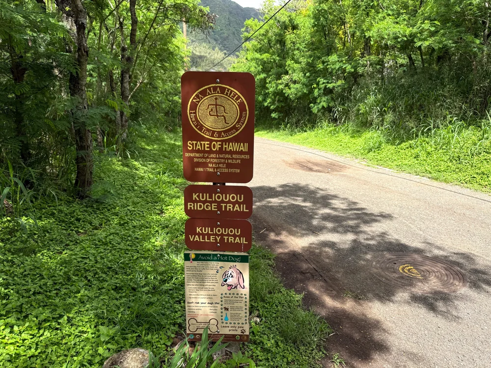 Hiking the Kuliʻouʻou Ridge Trail on Oʻahu, Hawaiʻi — noahawaii