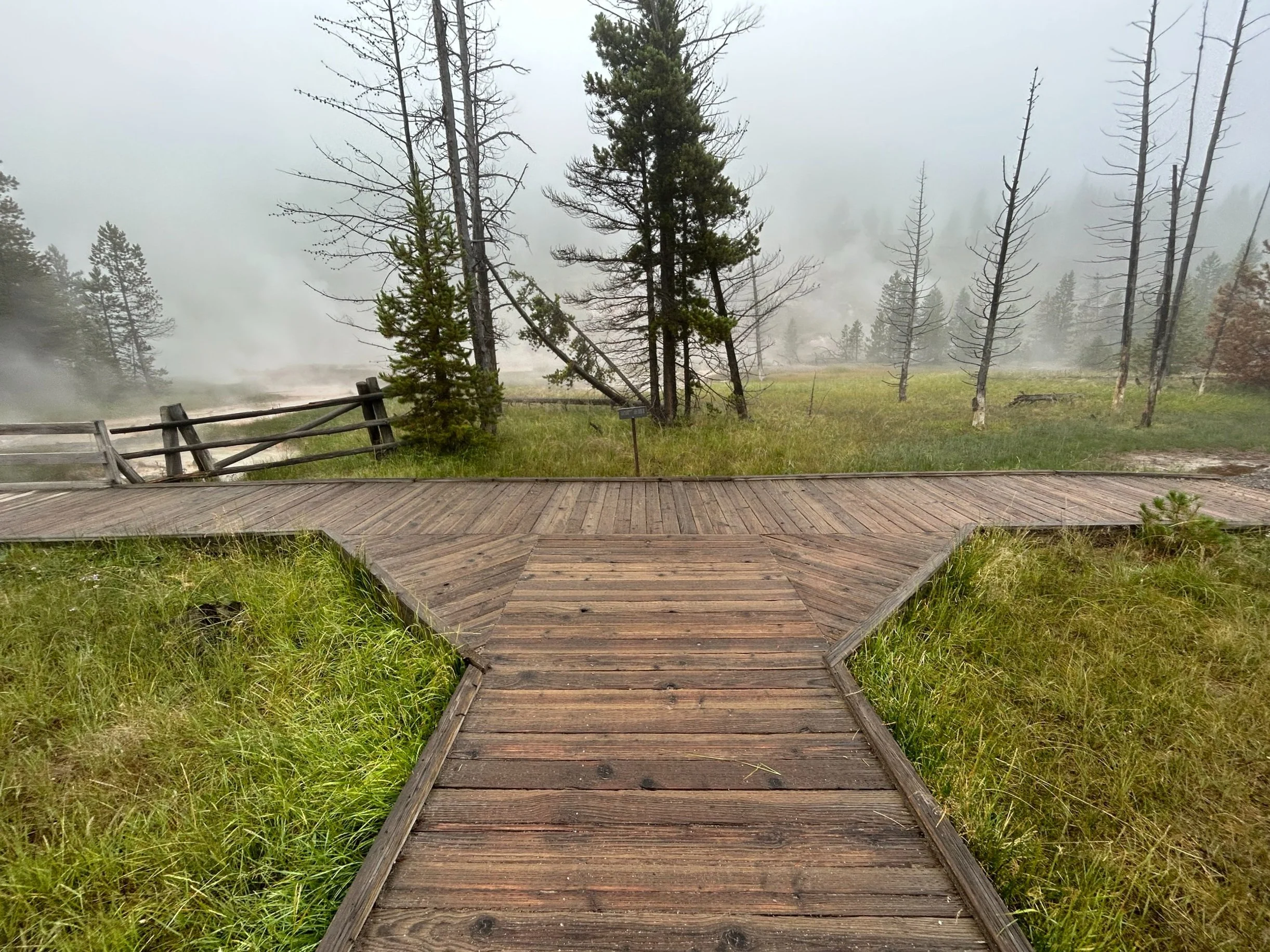 Hiking the Artists’ Paintpot Trail in Yellowstone National Park — noahawaii