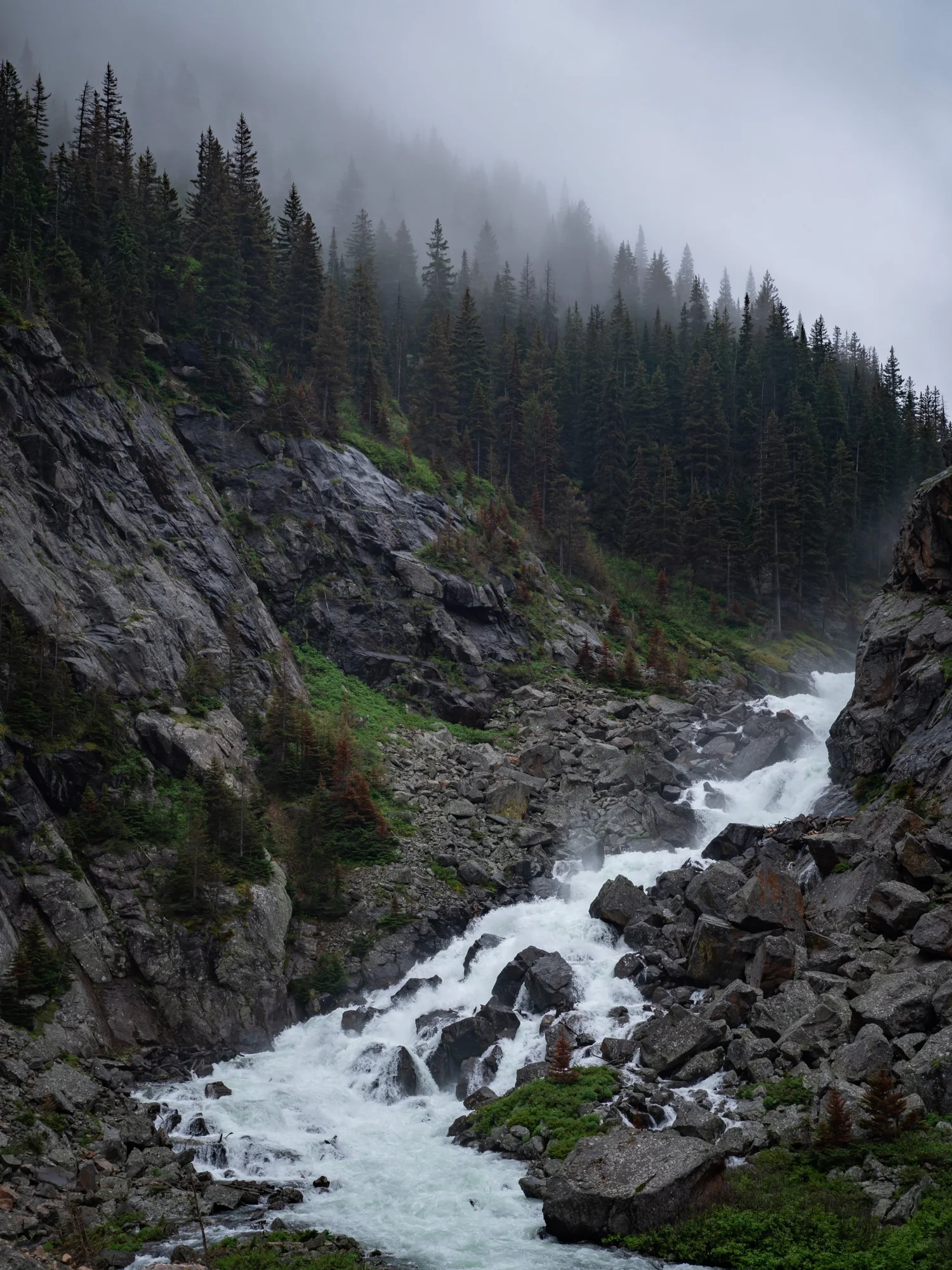 Hiking the East Rosebud Trail to Rainbow Lake in the Beartooth ...
