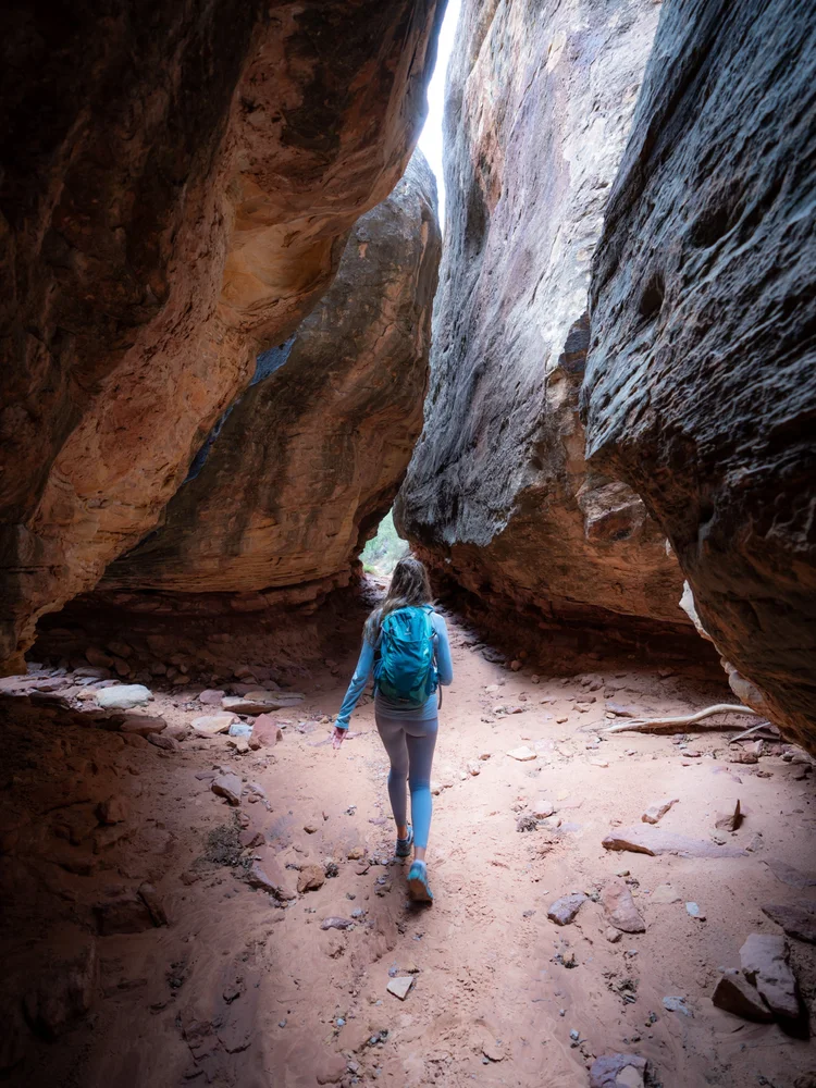 Hiking the Chesler Park Loop Trail in Canyonlands National Park — noahawaii