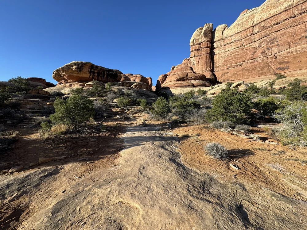 Hiking the Chesler Park Loop Trail in Canyonlands National Park — noahawaii
