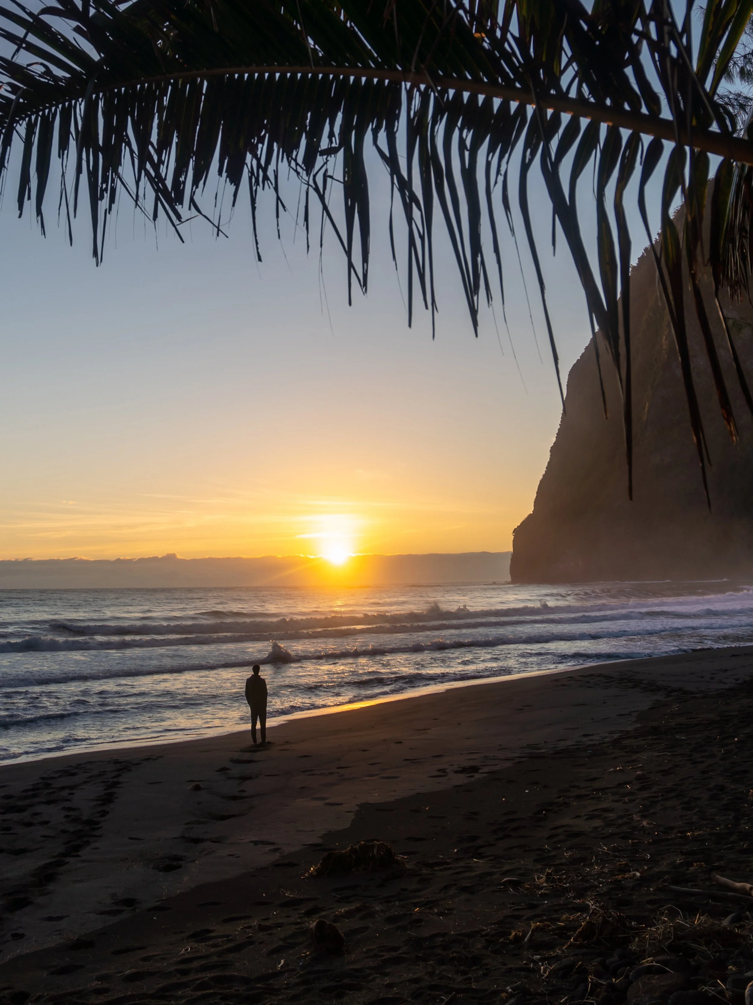 Hiking the Muliwai Trail to Waimanu Valley on the Big Island of Hawaiʻi ...