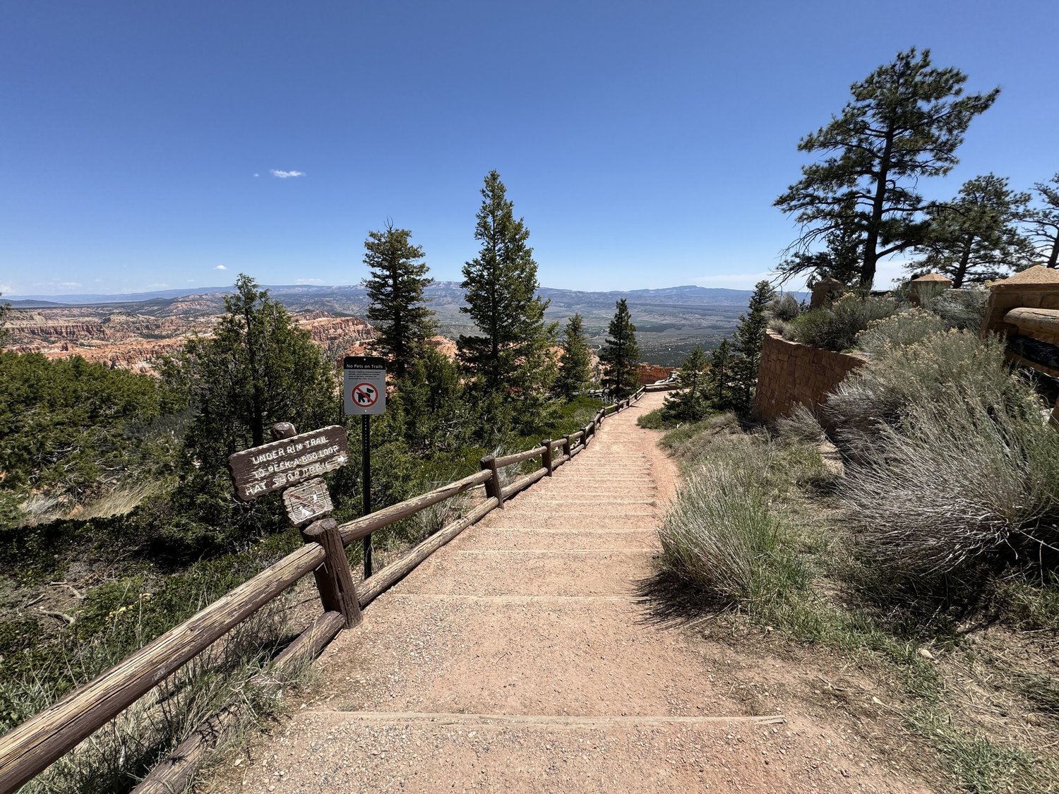 Hiking the Peek-a-Boo Loop Trail in Bryce Canyon National Park — noahawaii