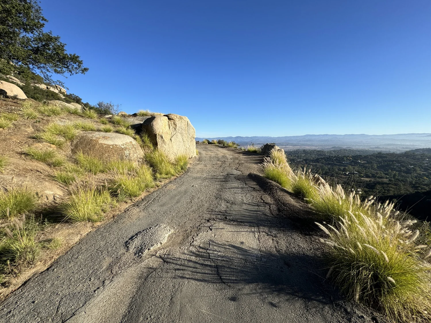 Hiking the Potato Chip Rock Trail (Mt. Woodson) via Highway 67 in San ...