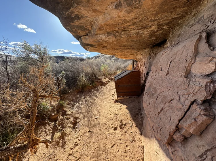 Hiking the Cave Spring Trail in Canyonlands National Park — noahawaii