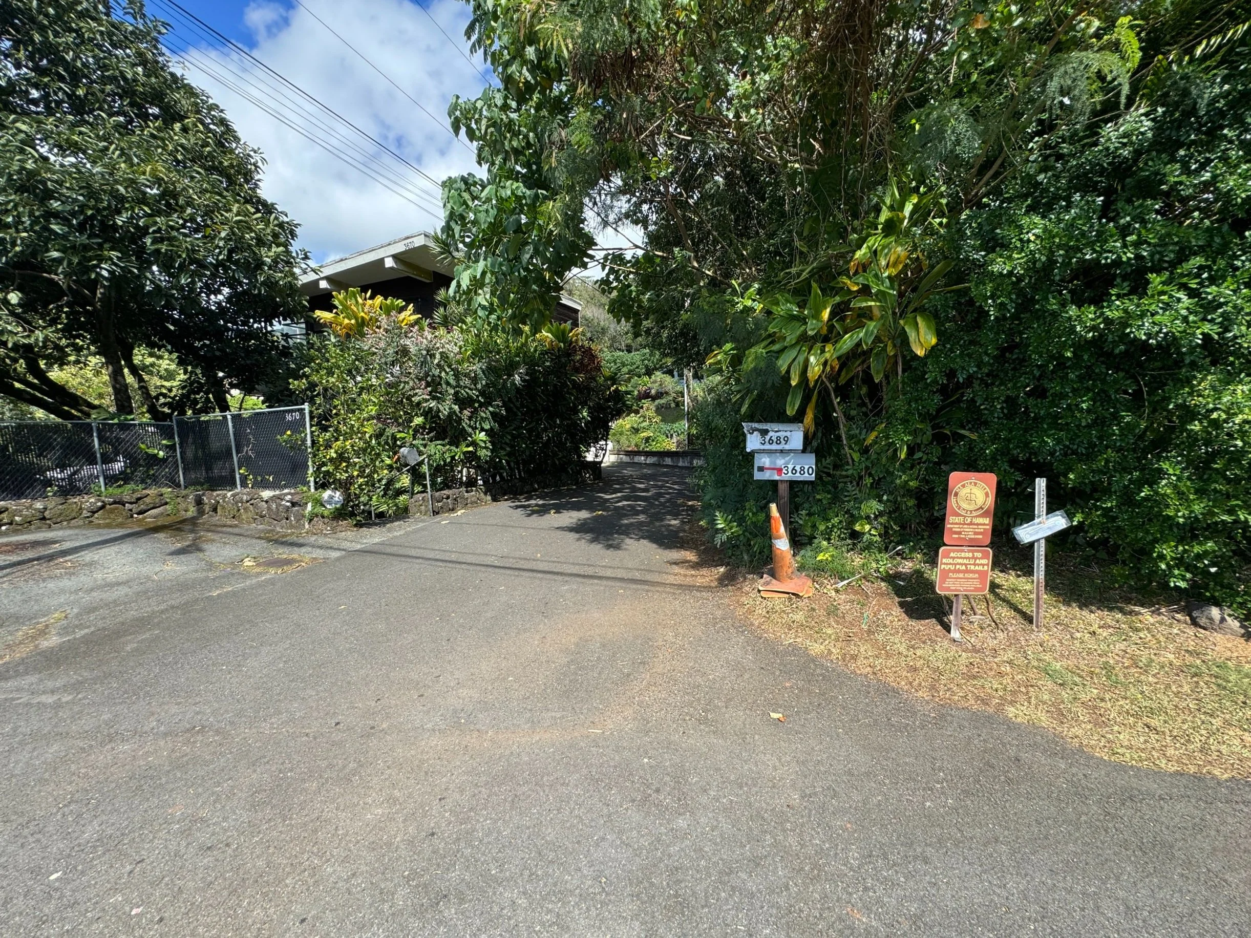 Hiking the Kolowalu Trail to Waʻahila Ridge on Oʻahu, Hawaiʻi — noahawaii