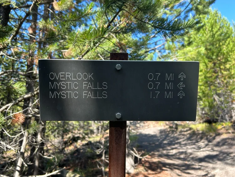 Hiking the Mystic Falls Trail in Yellowstone National Park — noahawaii