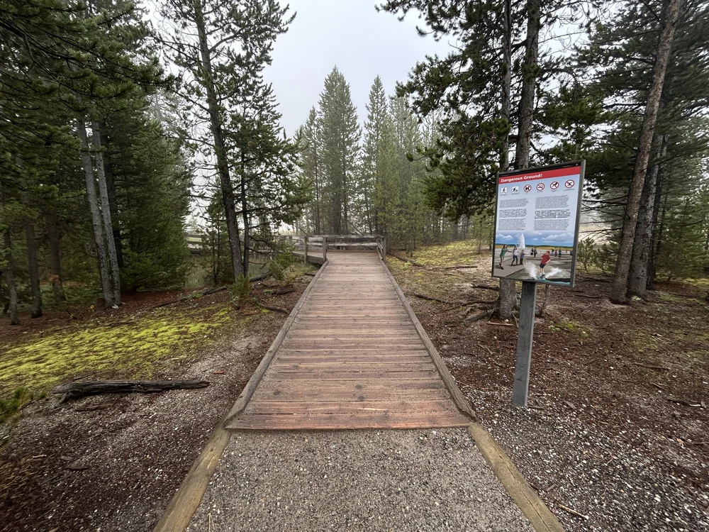 Hiking the Artists’ Paintpot Trail in Yellowstone National Park — noahawaii