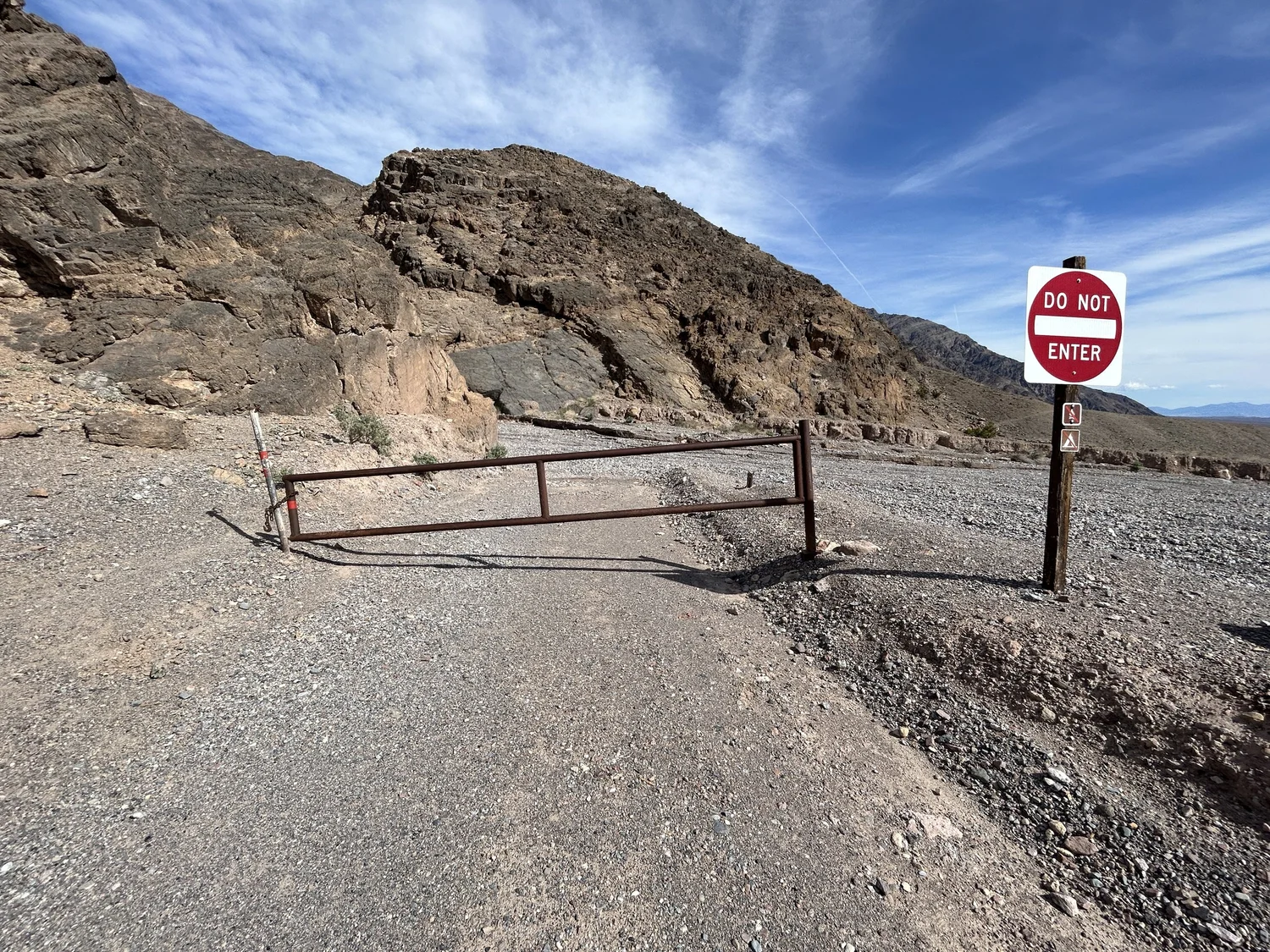 Hiking the Titus Canyon Narrows Trail in Death Valley National Park ...