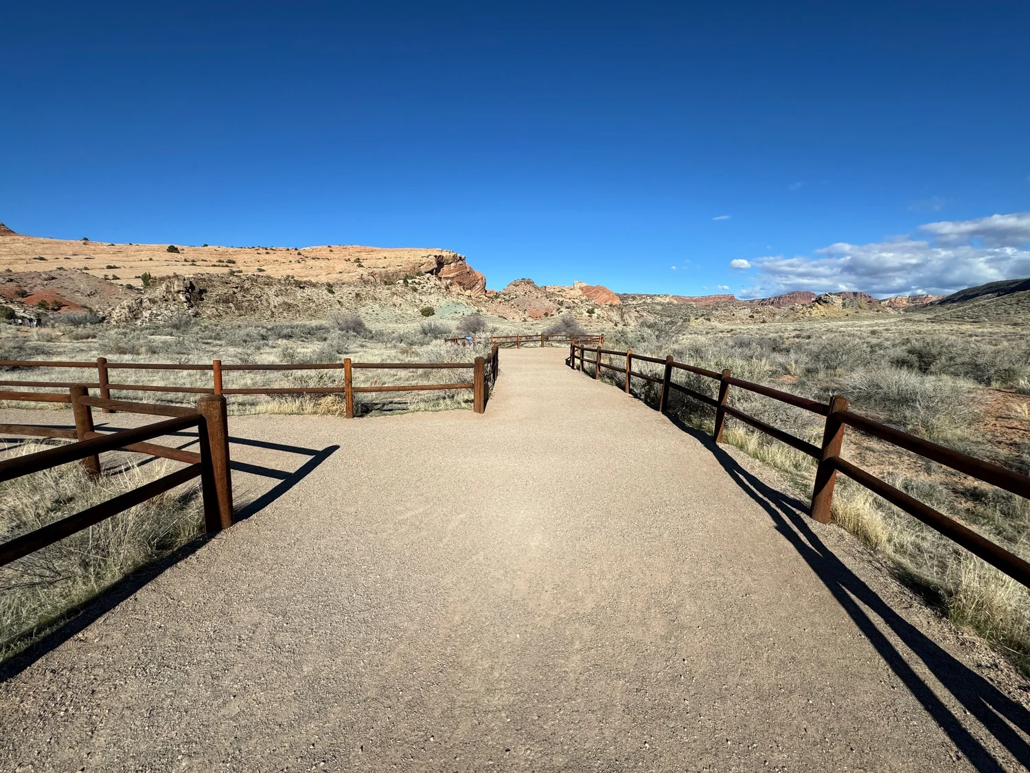 Hiking the Delicate Arch Viewpoint Trail in Arches National Park ...