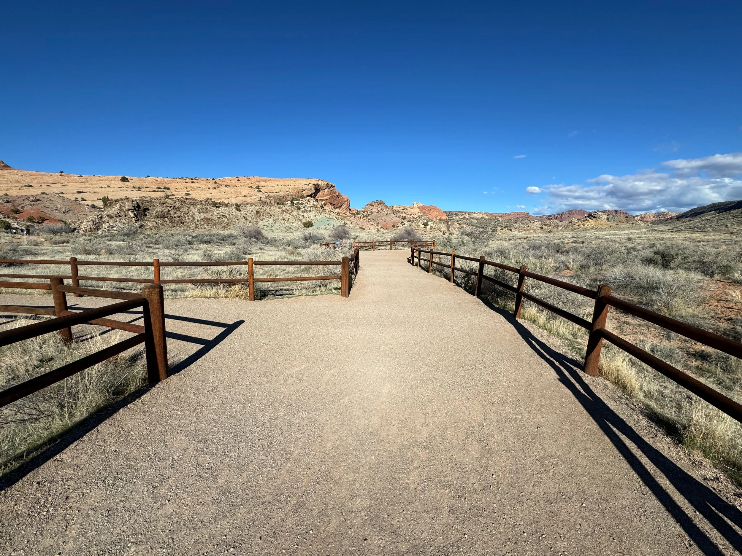 Hiking the Delicate Arch Viewpoint Trail in Arches National Park ...
